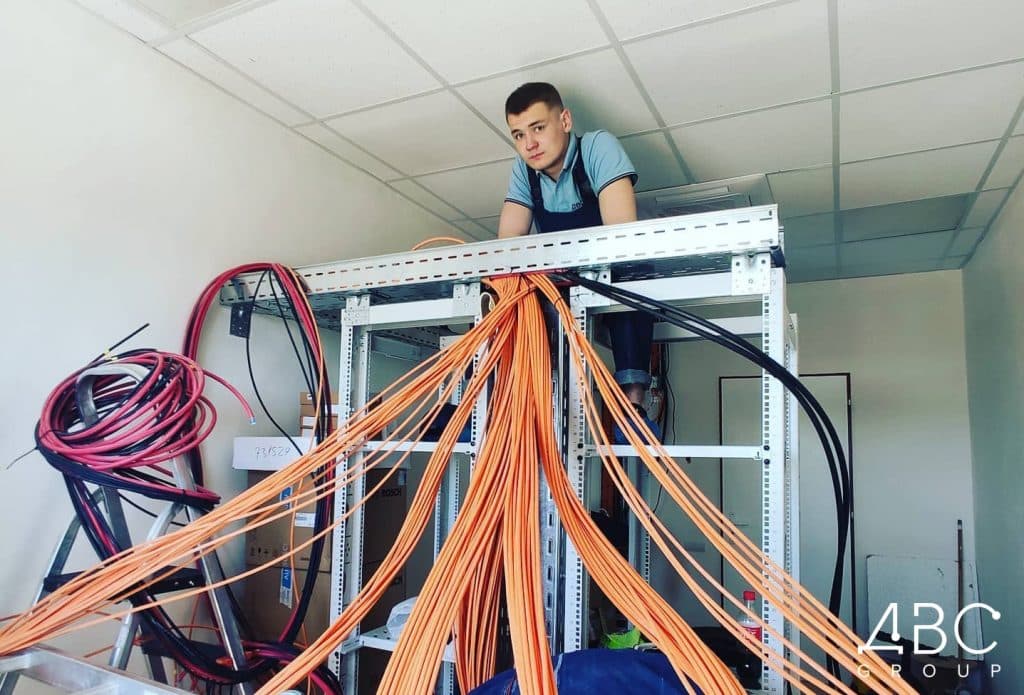 Швидке сортування великої кількості кабелів - ДВС - Телеком-провайдер в ...